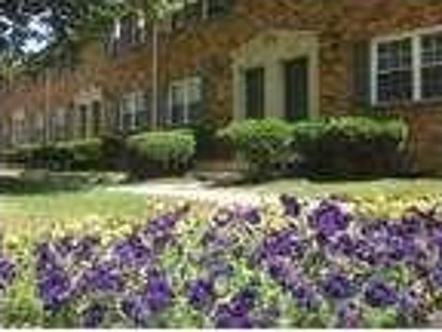 384 Towne Court East Olde Towne Apartments