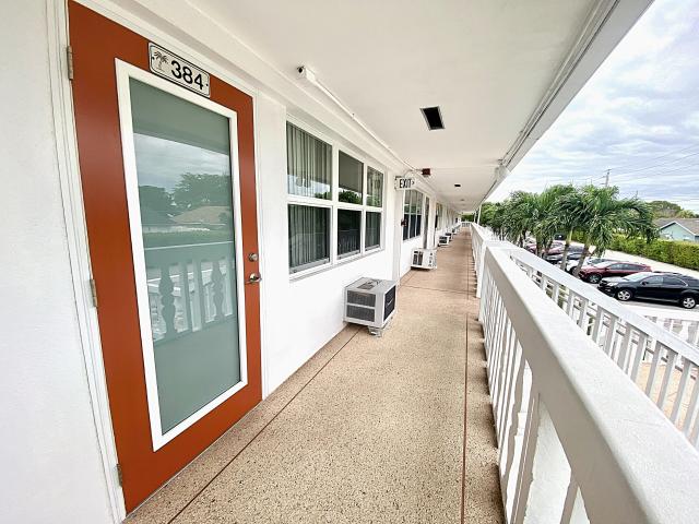 384 Tilford R, Deerfield Beach, FL 33442 | MLS #R11133 | Compass