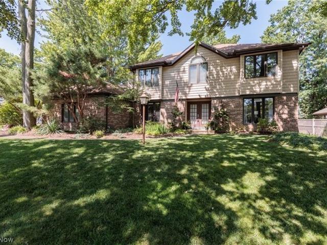 3854 Kings Mill Run, Rocky River, OH 44116