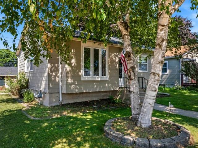3855 S 17th St, Milwaukee, WI 53221