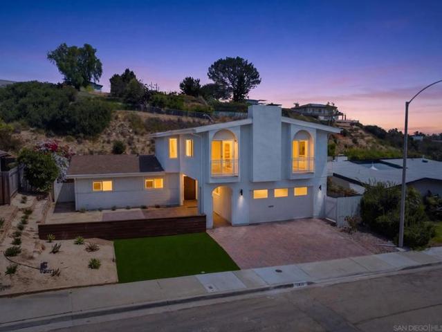 3855 Southview Dr, San Diego, CA 92117