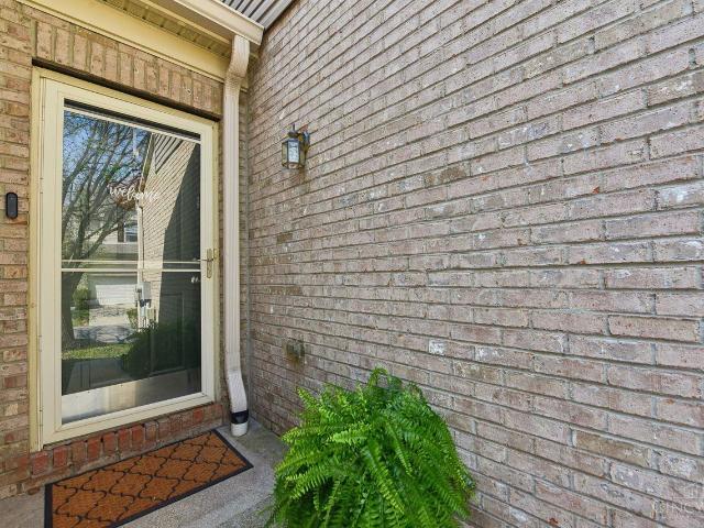 3855 Thorngate Drive