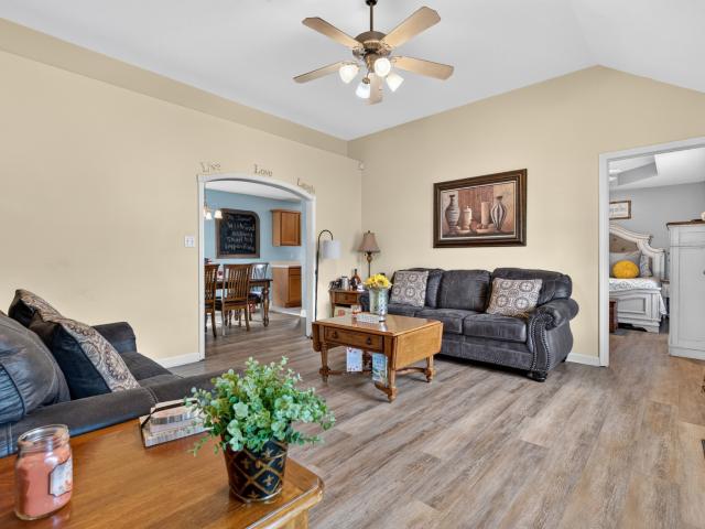 3856 Benjamin Dr