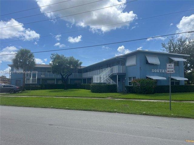 3856 S Cir Dr Unit 6, Hollywood, FL 33021