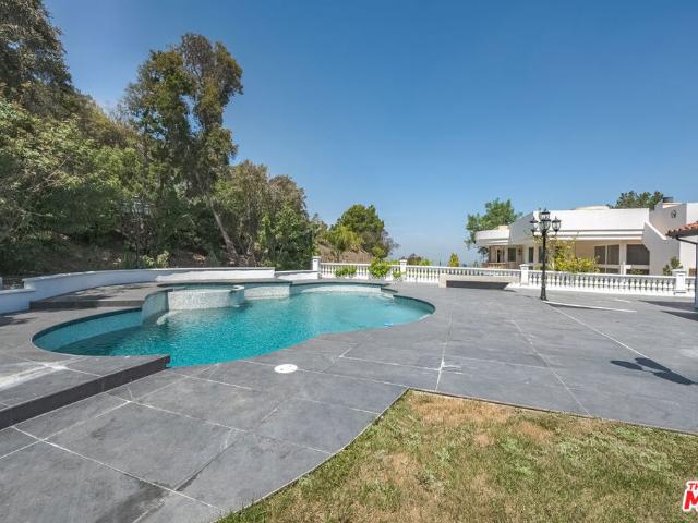 3856 Vista Linda Drive
