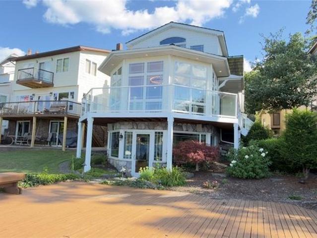 3858 Island Park Dr, Waterford Township, MI 48329