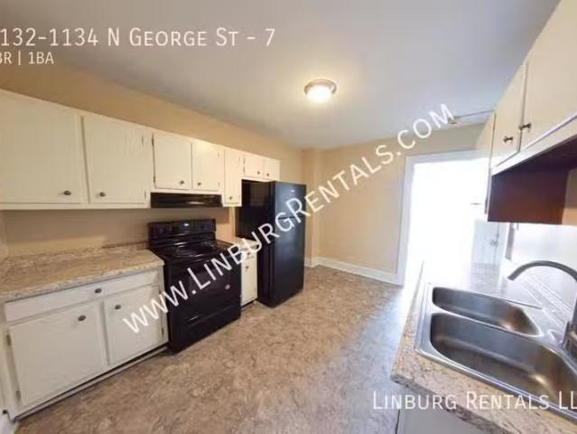 38590436 1132 N George St #7