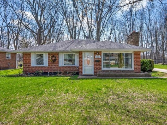 38592 Courtland Dr, Willoughby, OH 44094