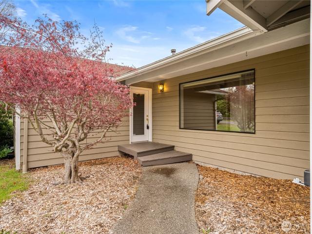 3859 Del Bonita Way
