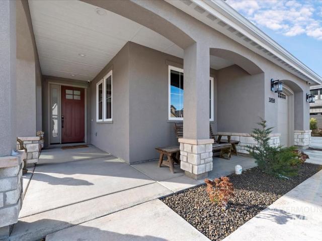 3859 E Vadonia Lane