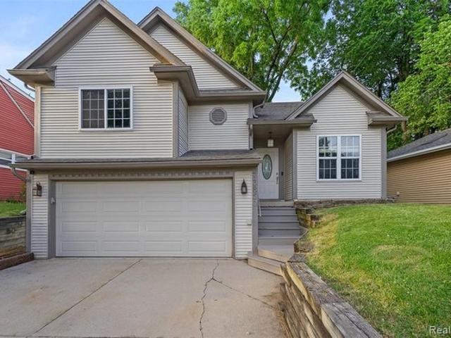 3850 Faber Ter, Waterford Township, MI 48328