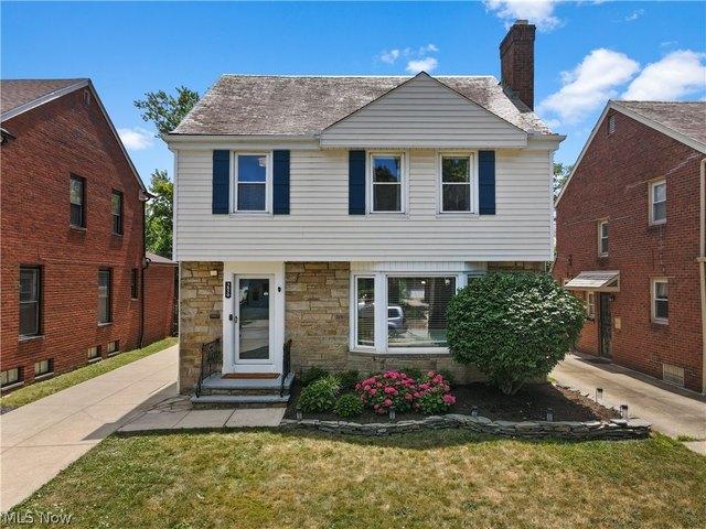 3850 Faversham Rd, University Heights, OH 44118