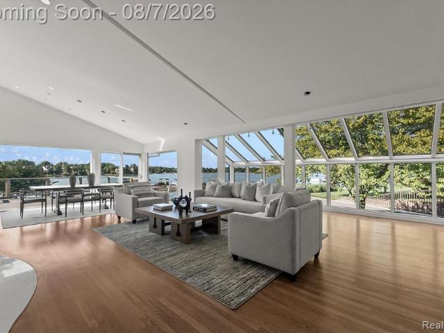 3850 Pine Harbor Drive