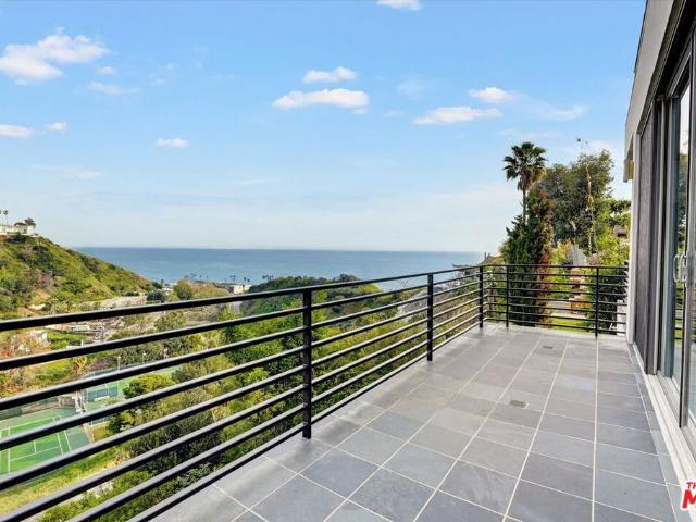 3850 Rambla Orienta