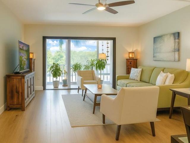 3850 Washington St Apt 215, Hollywood, FL 33021