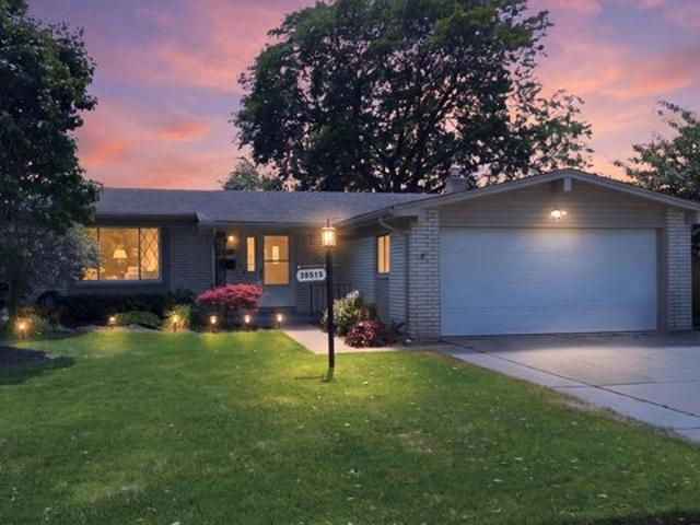 38515 Grandon St, Livonia, MI 48150