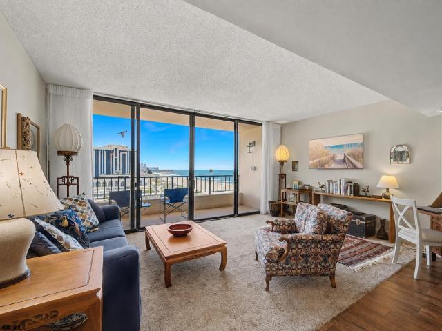3851 Boardwalk
