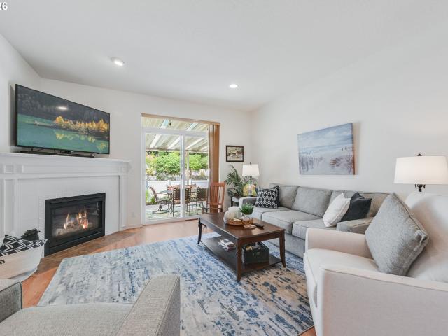 3851 p st
