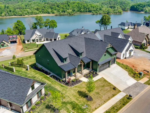 3851 Persimmon