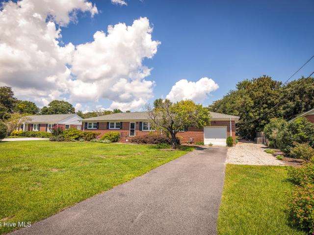 3851 Sylvan Drive