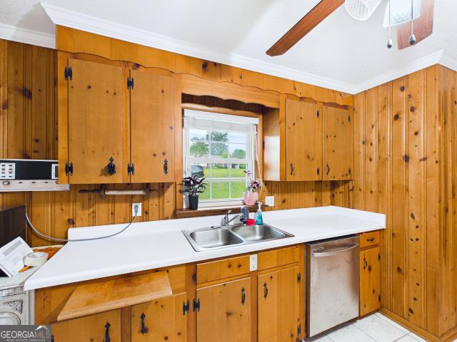 3851 Woodside Drive