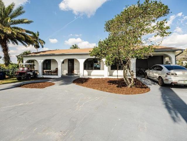 3851 94th Ave NW, Cooper City, FL 33024
