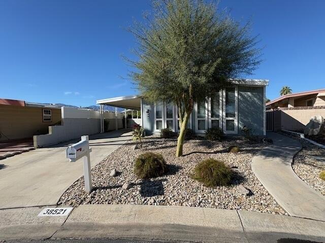38521 Cactus Ln, Palm Desert, CA 92260