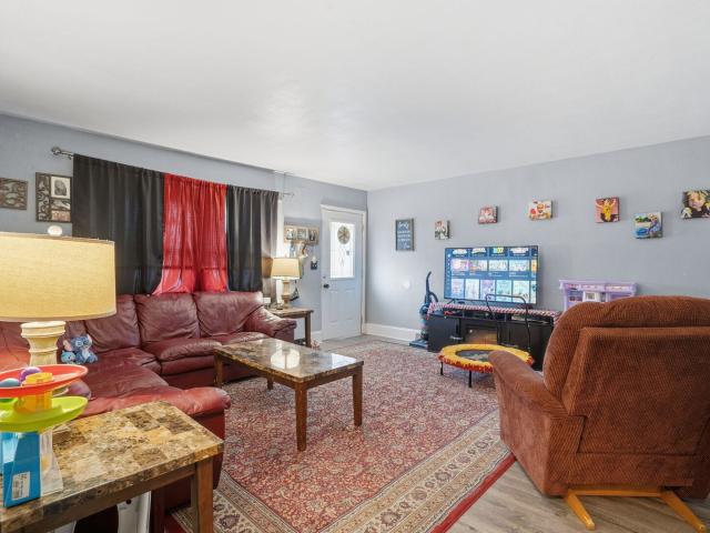 3852 Marquette Street