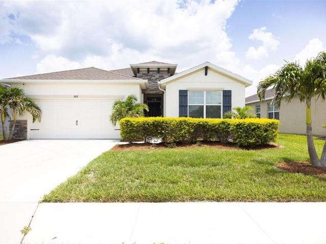 3852 Mossy Limb Ct, Palmetto, FL 34221