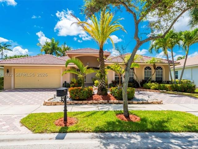 3852 Oak Ridge Cir, Weston, FL 33331