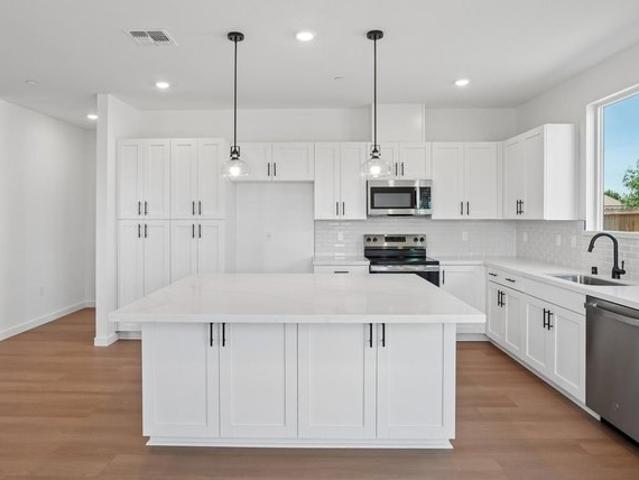 3852 Alexander Cir, Olivehurst, CA 95961