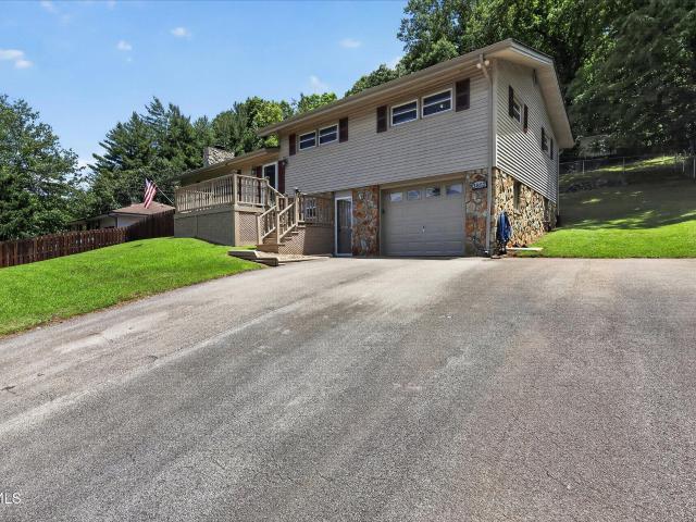 3852 Ridgeline Drive
