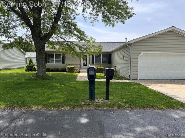 38537 Chestnut Ln, Westland, MI 48185