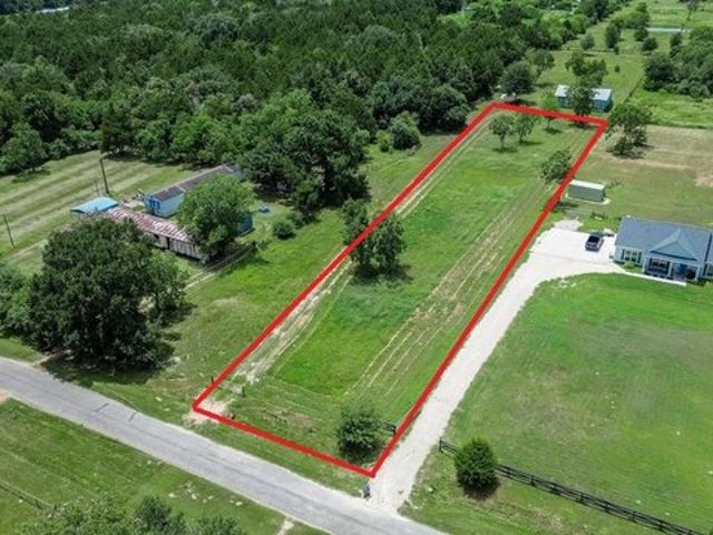 3853 College St, Sealy, TX 77474