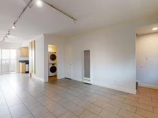 3853 Prospect Avenue 6 3853 Prospect Avenue