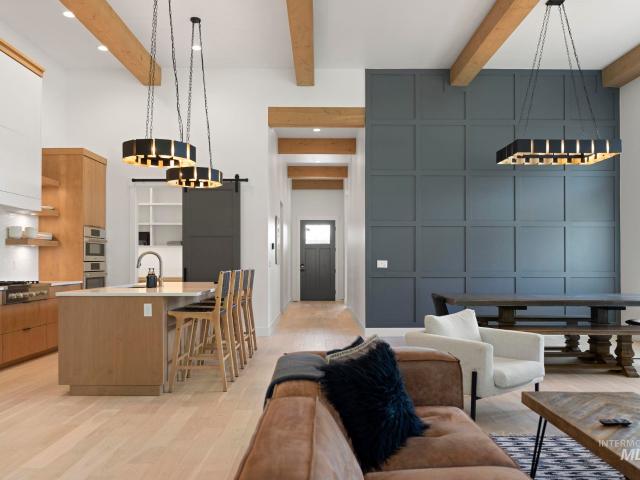 3853 Village Loop