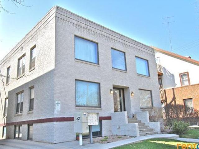 $385 / 1br Near Busline and Downtown! 1131 South 10 Street Lower Level