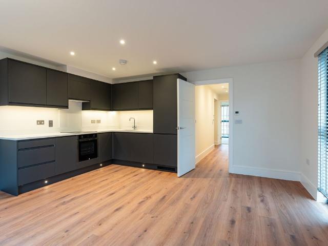 385 Cowley Road, Oxford, Oxfordshire OX4, 1 bed flat to rent, £1,650 pcm | PrimeLocation