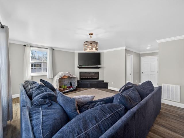 385 Campbell Dr