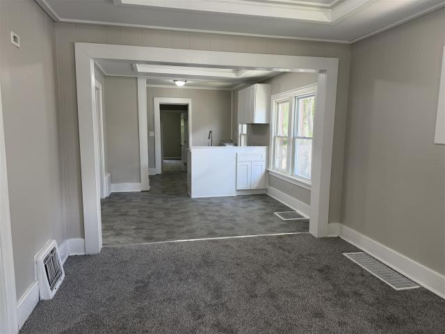 385 Central Avenue