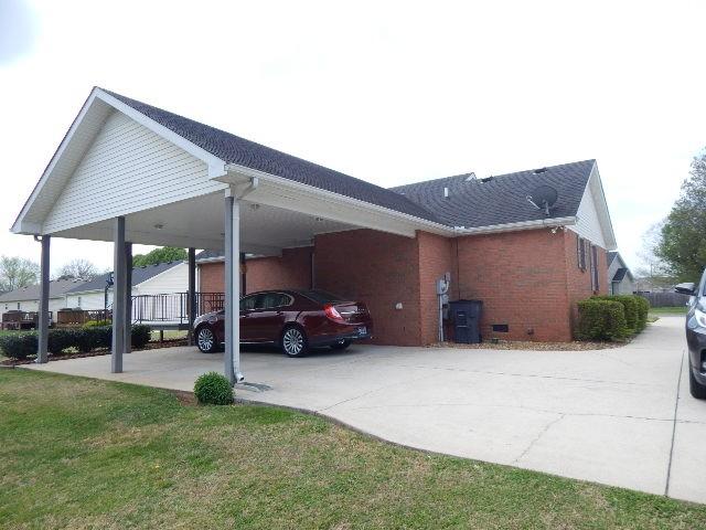 385 Creek Ln