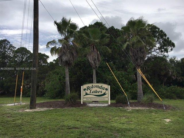 385 Albatross Rd, Rotonda West, FL 33947