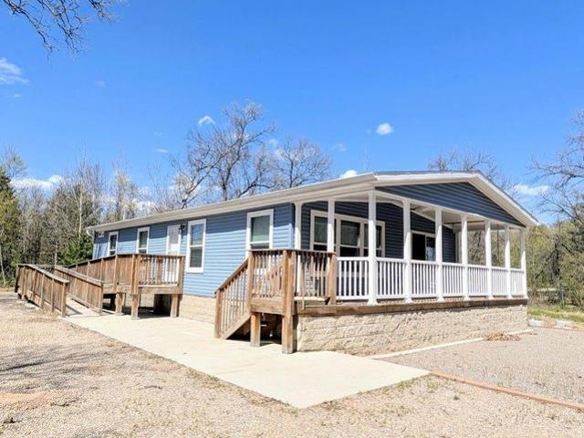 385 Ember Ct, Oxford, WI 53952