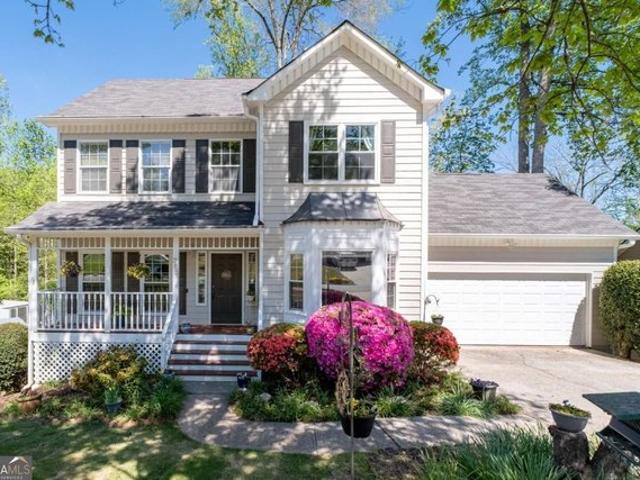 385 Oak Springs Dr, Lawrenceville, GA 30043