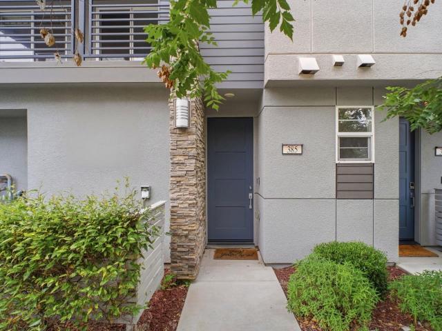 385 Line Street