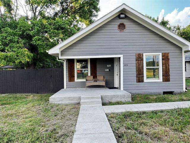 385 Main Street