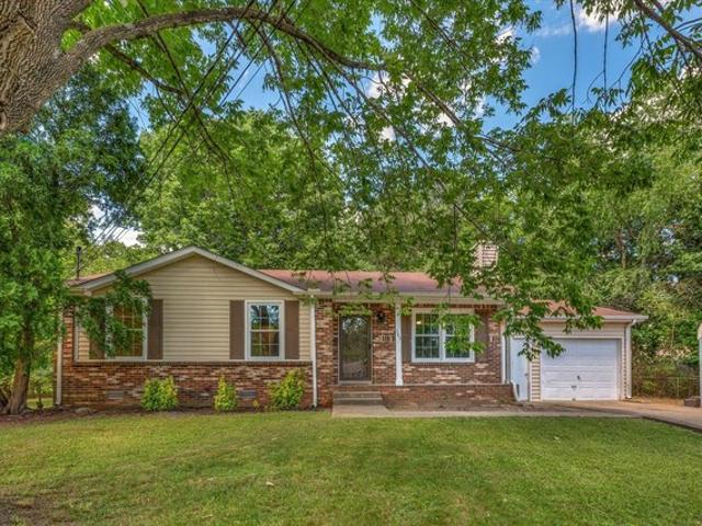 385 Nathaniel Ct, Clarksville, TN 37042