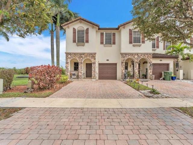 385 NE 37th Pl, Homestead, FL 33033