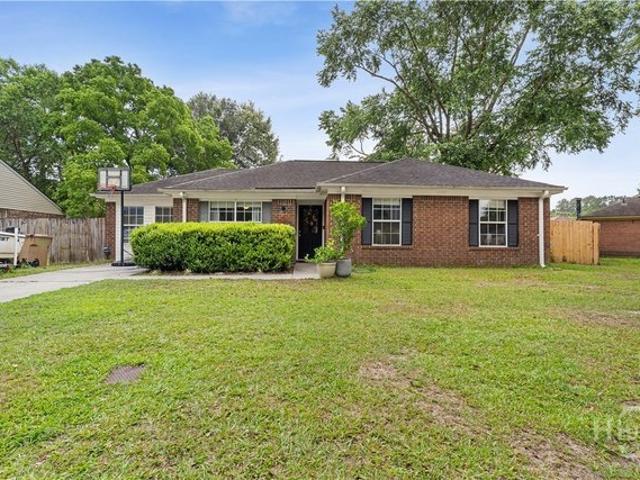 385 Sterling Creek Dr, Richmond Hill, GA 31324