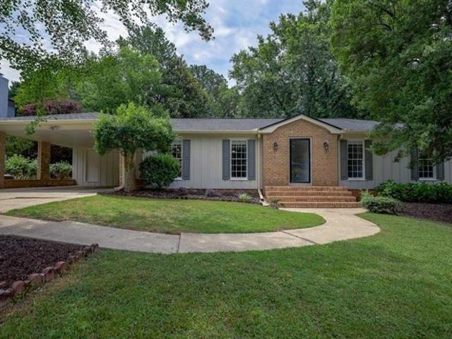 385 Stonebridge Dr, Roswell, GA 30075